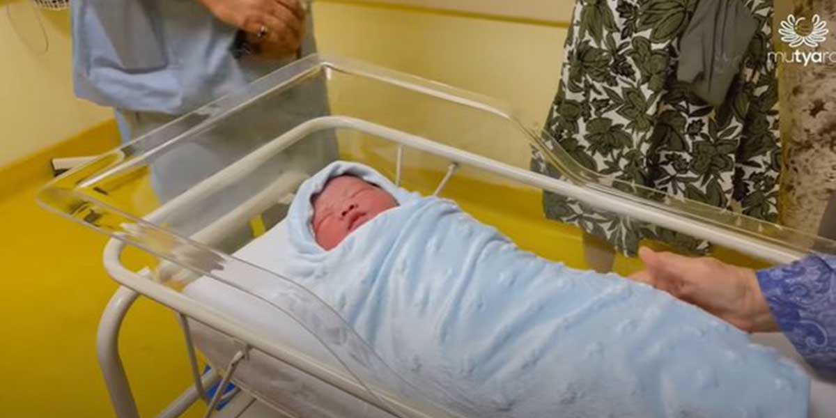 Siti Nurhaliza Melahirkan Anak Kedua di Usia 42 Tahun