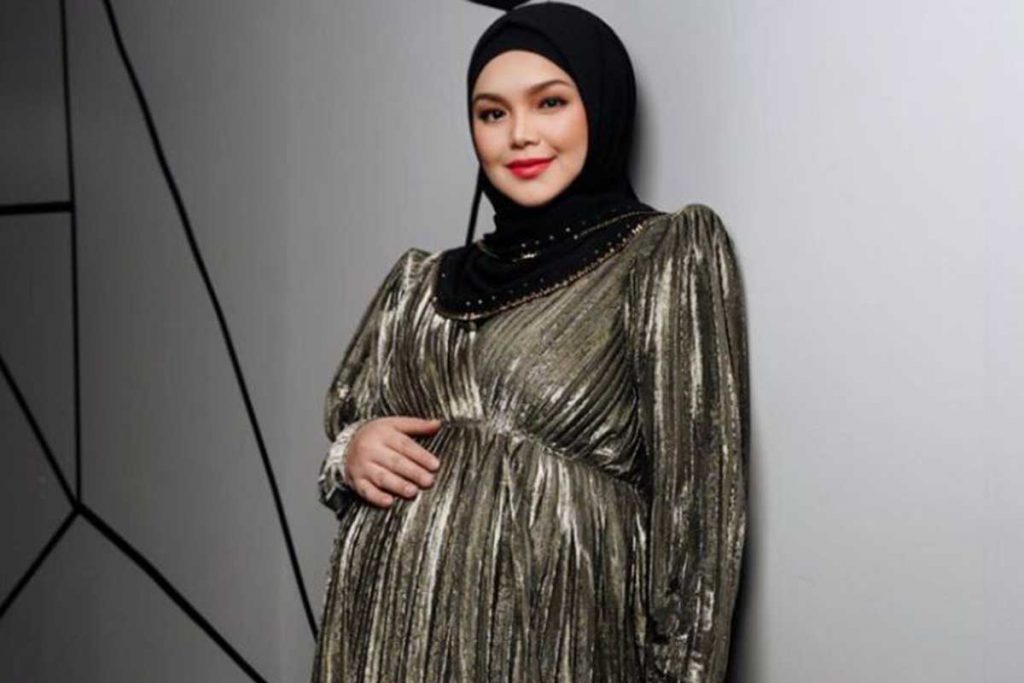 Siti Nurhaliza Melahirkan Anak Kedua di Usia 42 Tahun