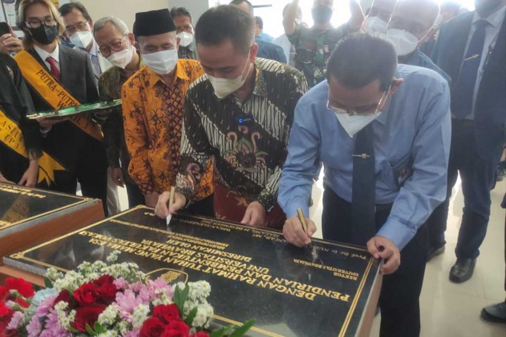 Dirjen Vokasi-Rektor UB Resmikan Gedung Fakultas Vokasi & Laboratorium ...