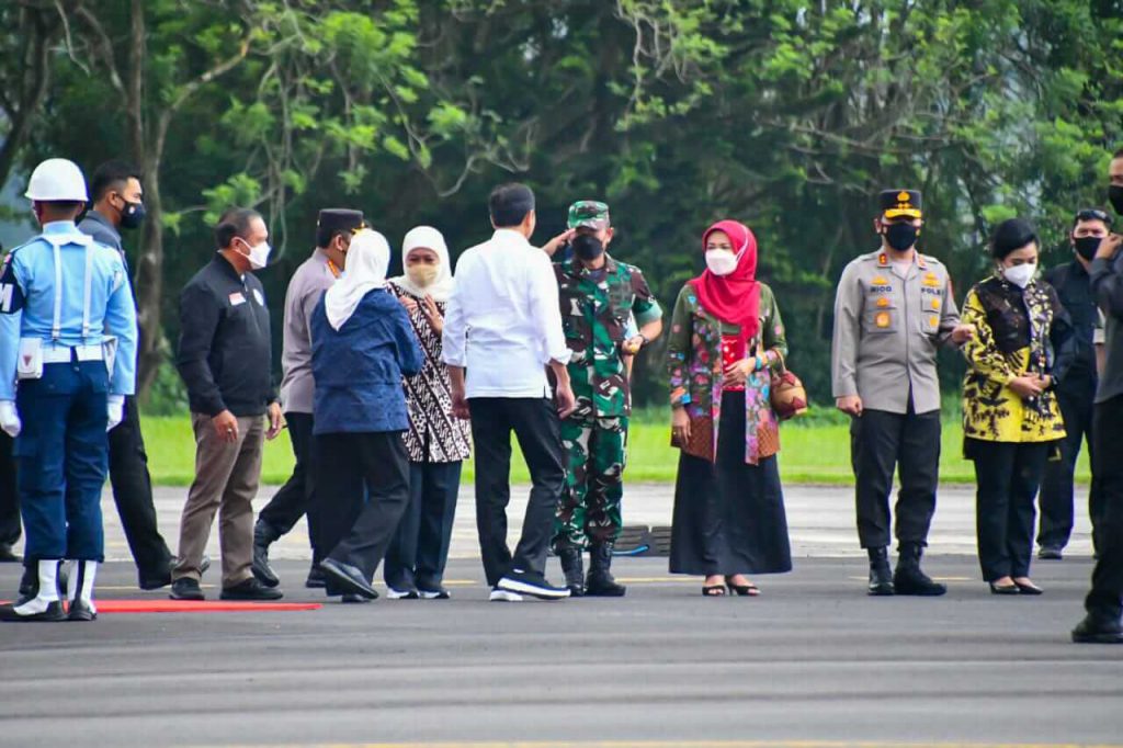 Pangdam V/Brawijaya Mendampingi Kunjungan Kerja Presiden RI beserta Ibu Iriana ke wilayah ...