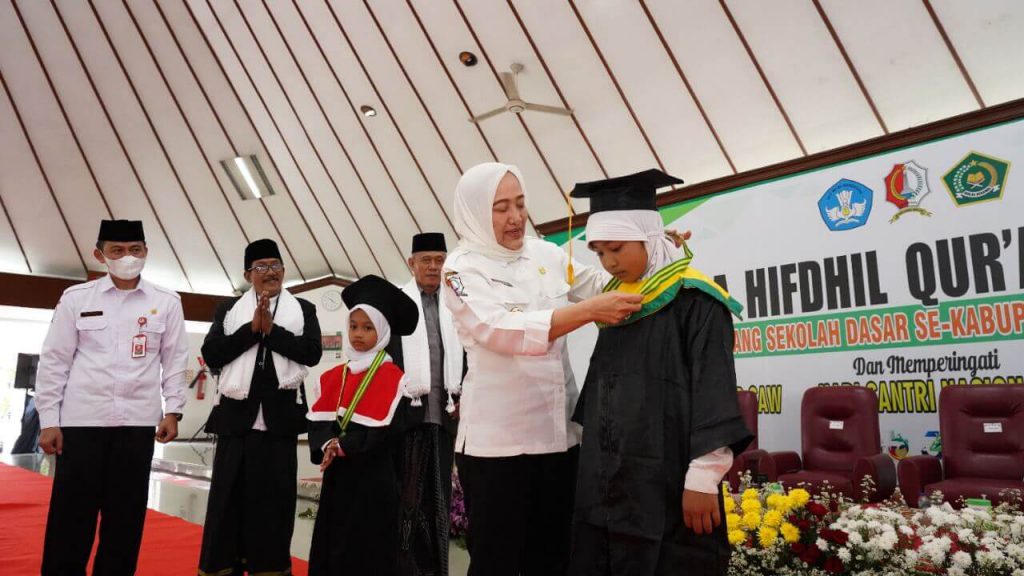 Cetak Generasi Qur’ani, Pemkab Bojonegoro Gelar Wisuda Hifdhil Qur’an