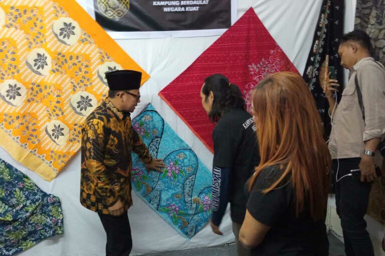 Wali Kota Ajak Polinema Kolaborasi Angkat Potensi Batik Saman Kota Malang