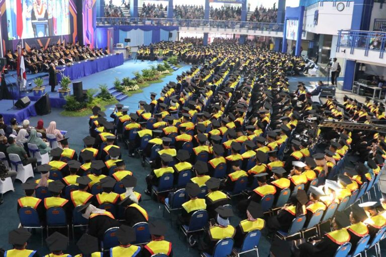 Polinema Lepas 733 Wisudawan pada Wisuda ke-65 Tahap I, Diikuti ...
